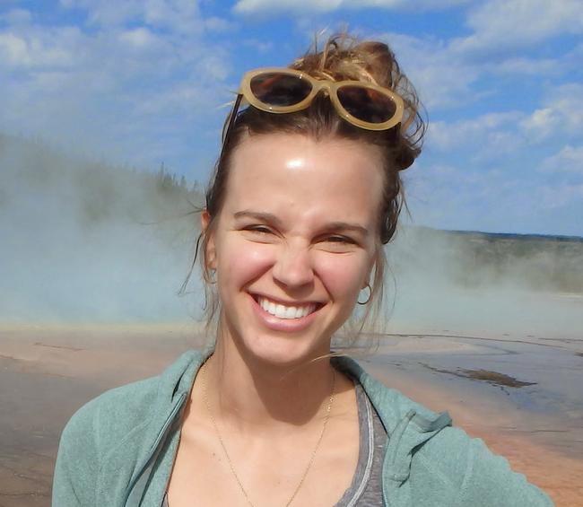 Dana Thomas headshot