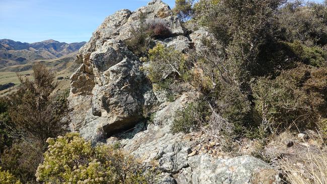 Outcrop9.coarse.scale.photo1.JPG